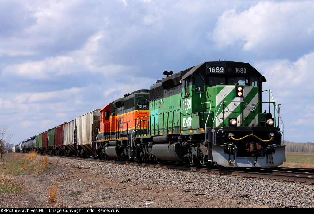 BNSF 1689